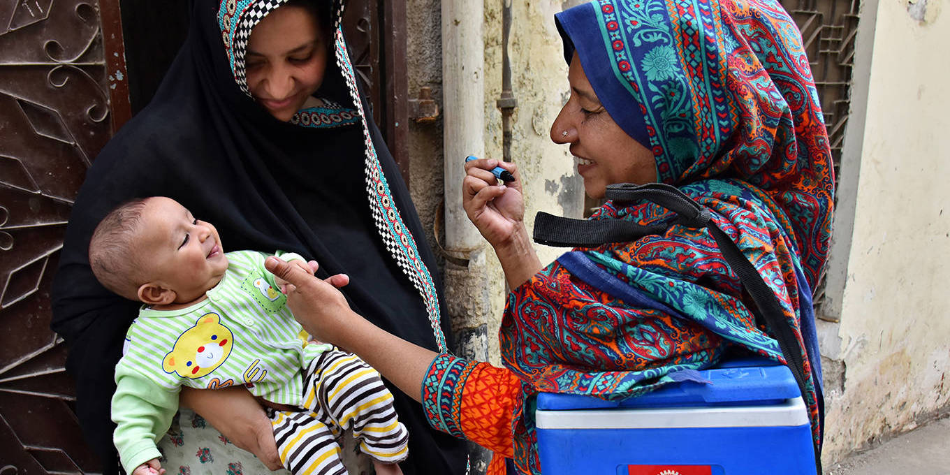 Women Health Workers Hold the Key to Eradicating Polio by Atiya Aabroo ...